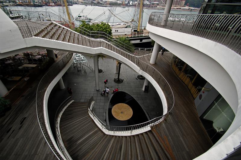 25 Stunning Images of Spiral Staircases » TwistedSifter