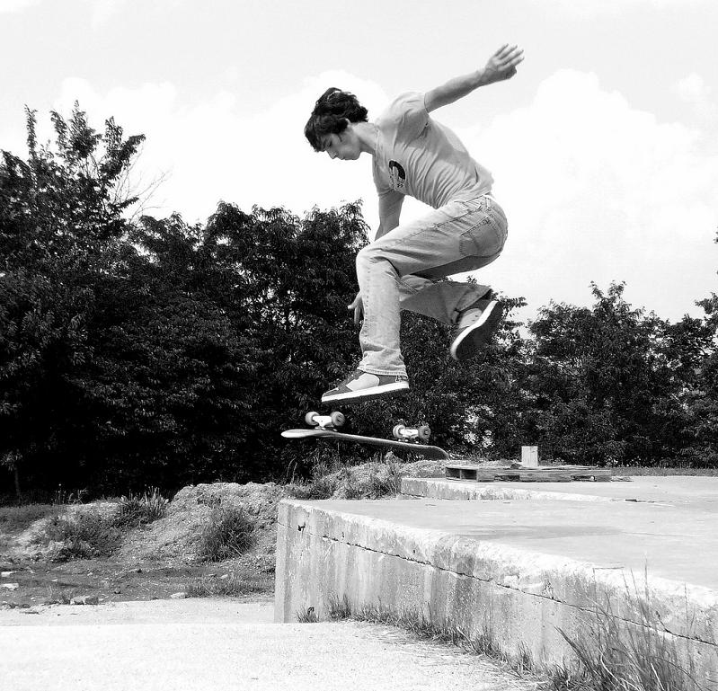 The Art and History of the Kickflip [21 pics] - TwistedSifter