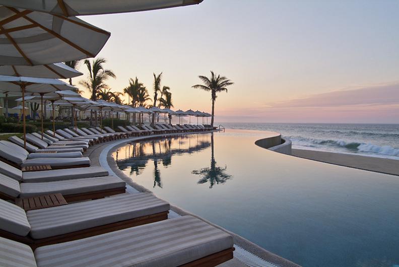 25 Stunning Infinity Pools Around the World » TwistedSifter