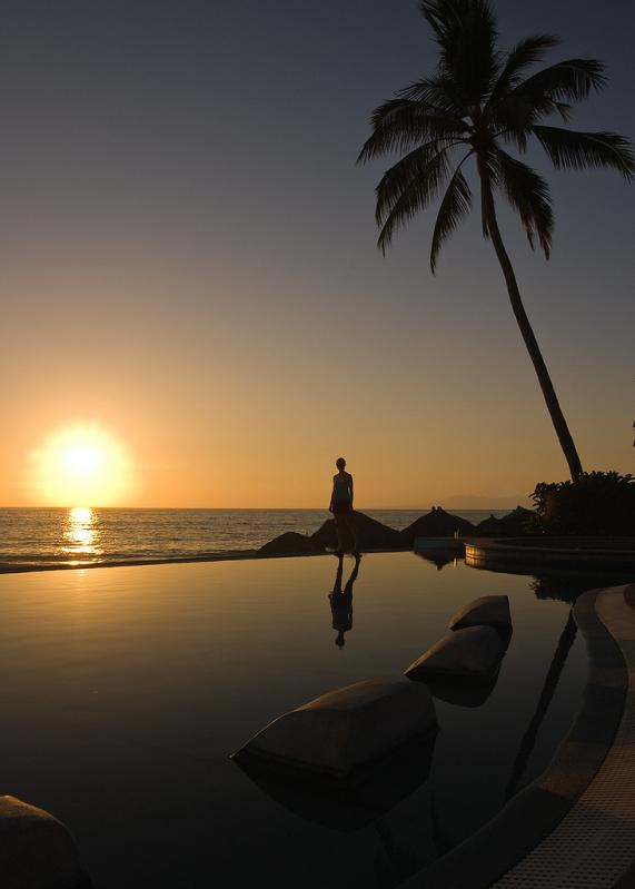 25 Stunning Infinity Pools Around the World » TwistedSifter