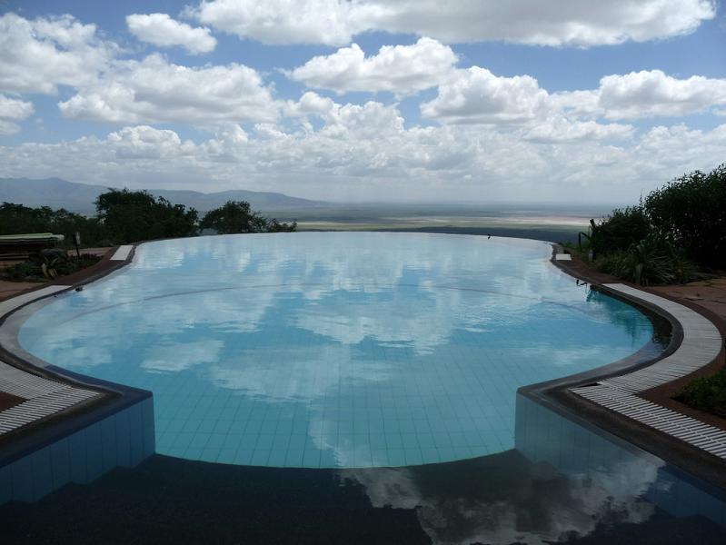 25 Stunning Infinity Pools Around the World » TwistedSifter