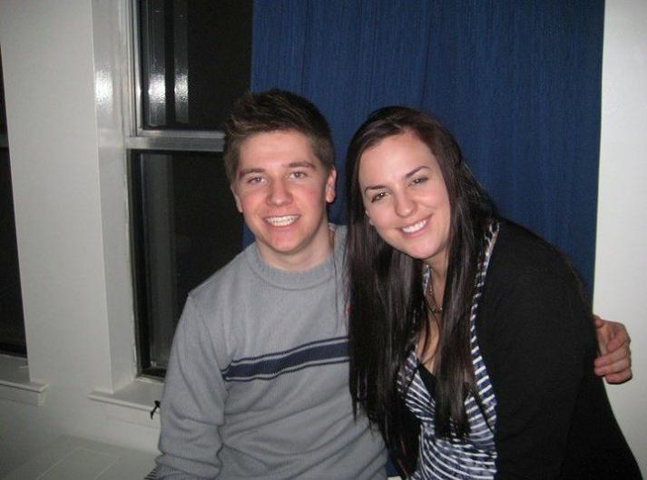 25 Funniest 'Hover Hand' Pictures - TwistedSifter