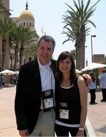 25 Funniest ‘Hover Hand’ Pictures » TwistedSifter