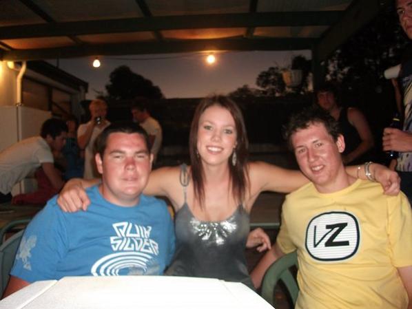 25 Funniest ‘Hover Hand’ Pictures » TwistedSifter