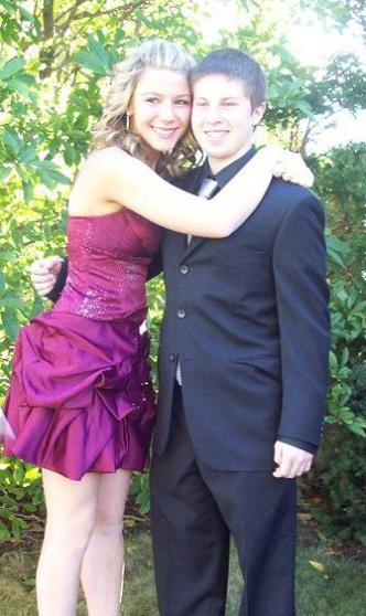 25 Funniest ‘Hover Hand’ Pictures » TwistedSifter