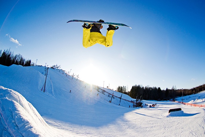 The 5 Essential Snowboard Grabs [20 Pics] » TwistedSifter