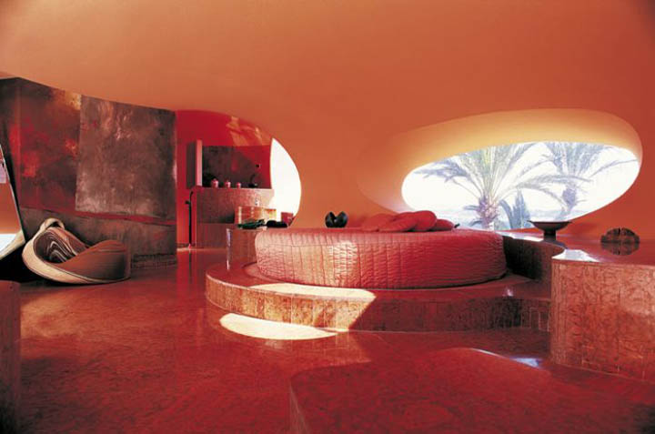 Pierre Cardin's Bubble House 'Palais Bulles' by Antti Lovag - TwistedSifter