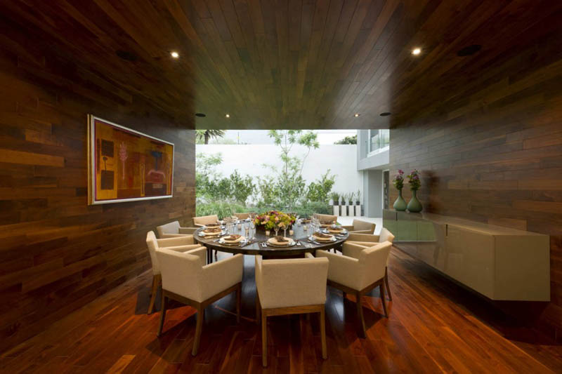 Gorgeous Inward Facing Home in Mexico City [30 pics] » TwistedSifter