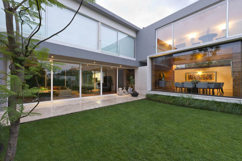 Gorgeous Inward Facing Home in Mexico City [30 pics] » TwistedSifter