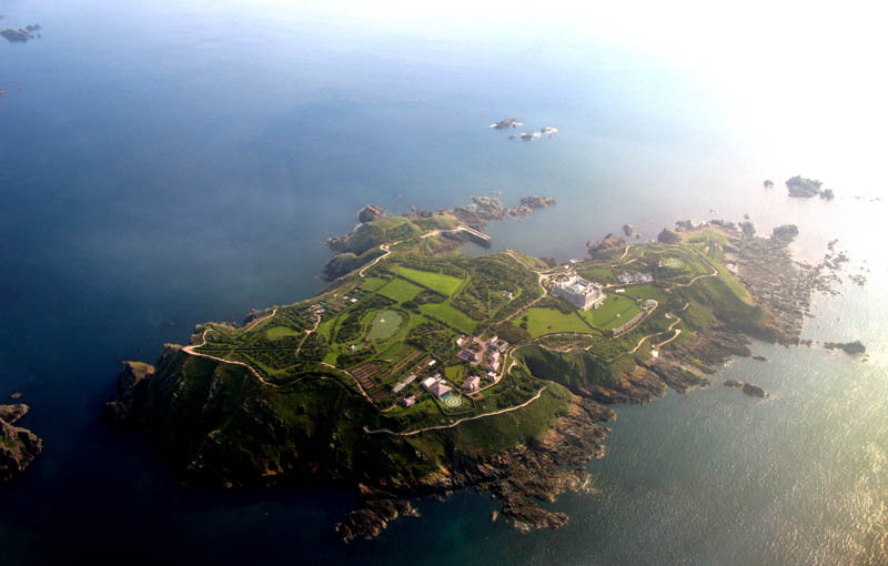 Picture of the Day: The Incredible Island of Brecqhou » TwistedSifter