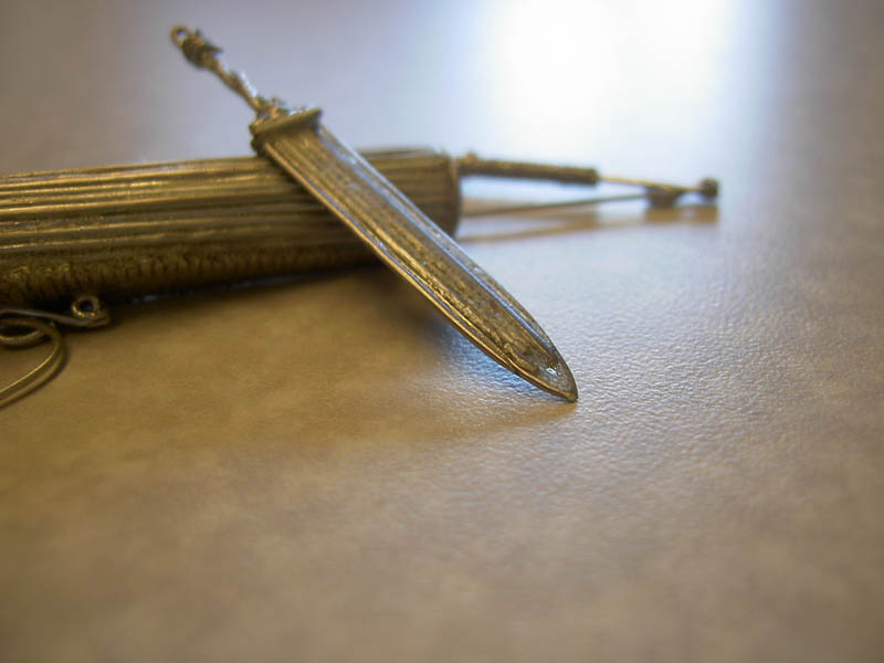 Amazing Weapons Made from Paperclips » TwistedSifter