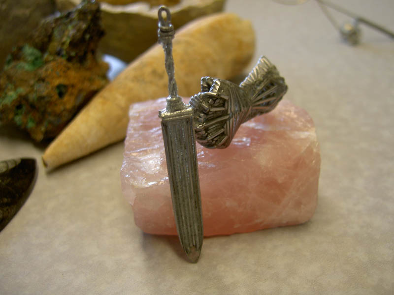 Amazing Weapons Made from Paperclips » TwistedSifter