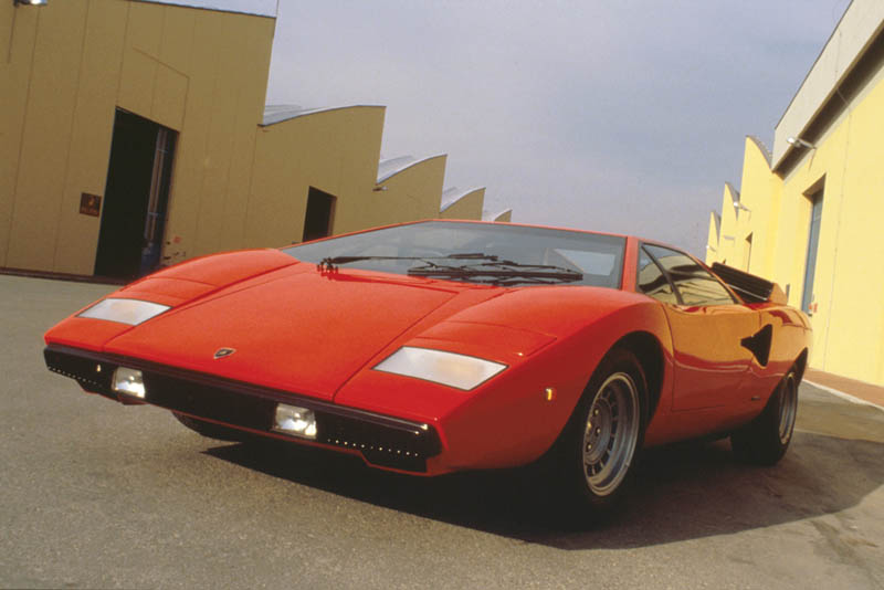 The Legendary Lamborghini Countach - TwistedSifter