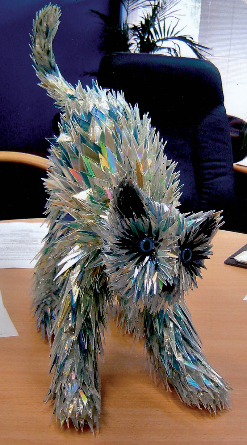10 Amazing Animals Sculptures Made from Shattered CDs » TwistedSifter