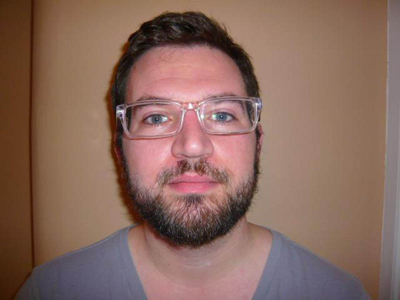 This Guy Went All Out for the Ultimate Driver’s License Photo ...