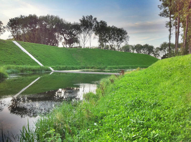 An Invisible Bridge in The Netherlands » TwistedSifter