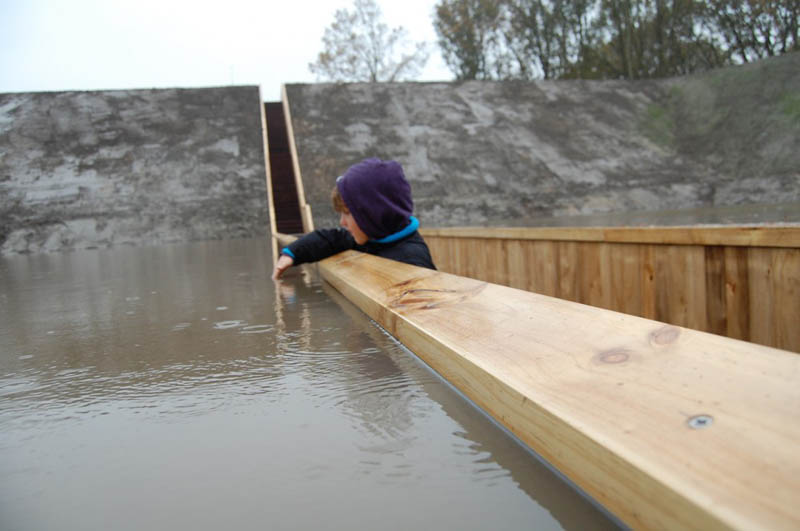 An Invisible Bridge in The Netherlands » TwistedSifter