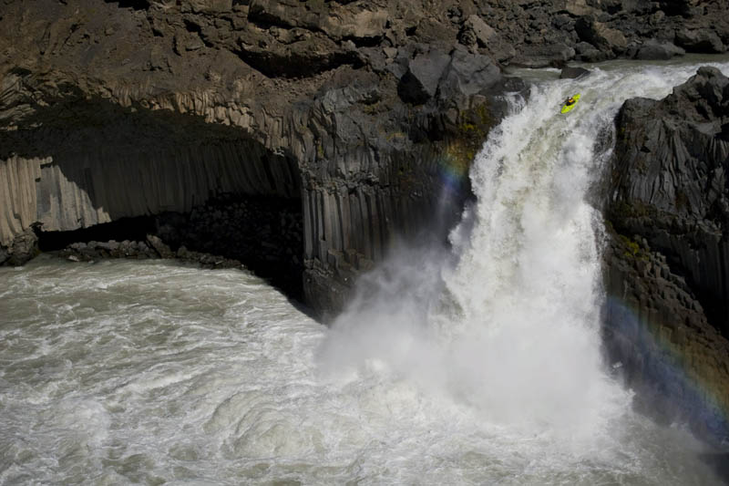 The Top 30 Whitewater Kayaking Photos by Red Bull » TwistedSifter