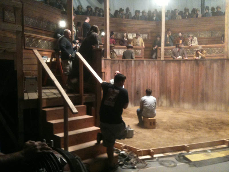 How Hollywood Creates Crowds Without CGI » TwistedSifter