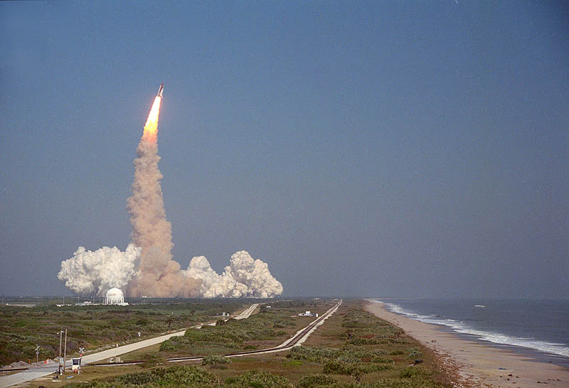 A History of NASA Rocket Launches in 25 High-Quality Photos - TwistedSifter