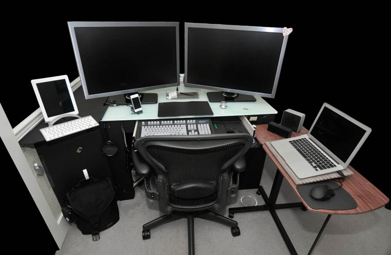 18 Really Amazing Computer Stations » TwistedSifter