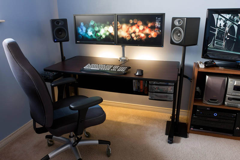 18 Really Amazing Computer Stations » TwistedSifter