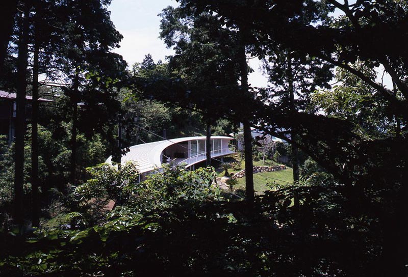 Crescent-Shaped Home with Views of Mt. Fuji - TwistedSifter