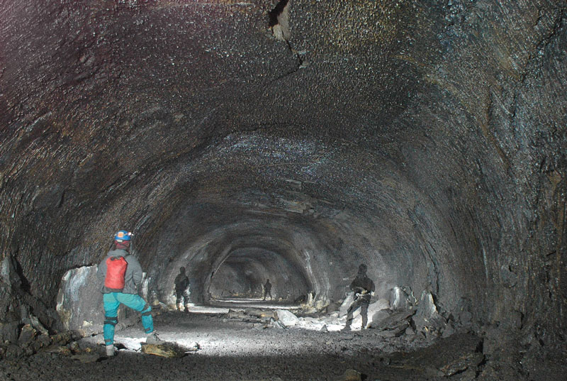 12 Amazing Pictures of Lava Tubes Around the World - TwistedSifter