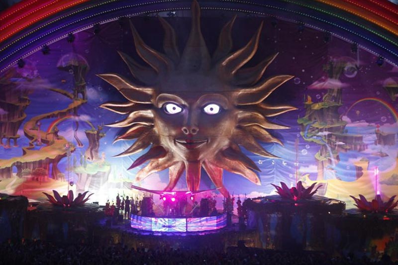 The Amazing Stage Designs of the Tomorrowland Music Festival ...