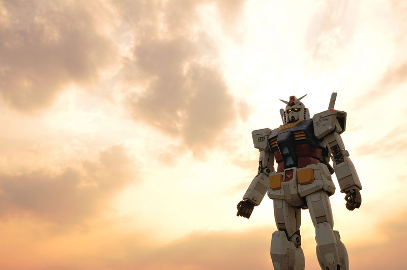 A Full Scale Gundam Model in Japan - TwistedSifter