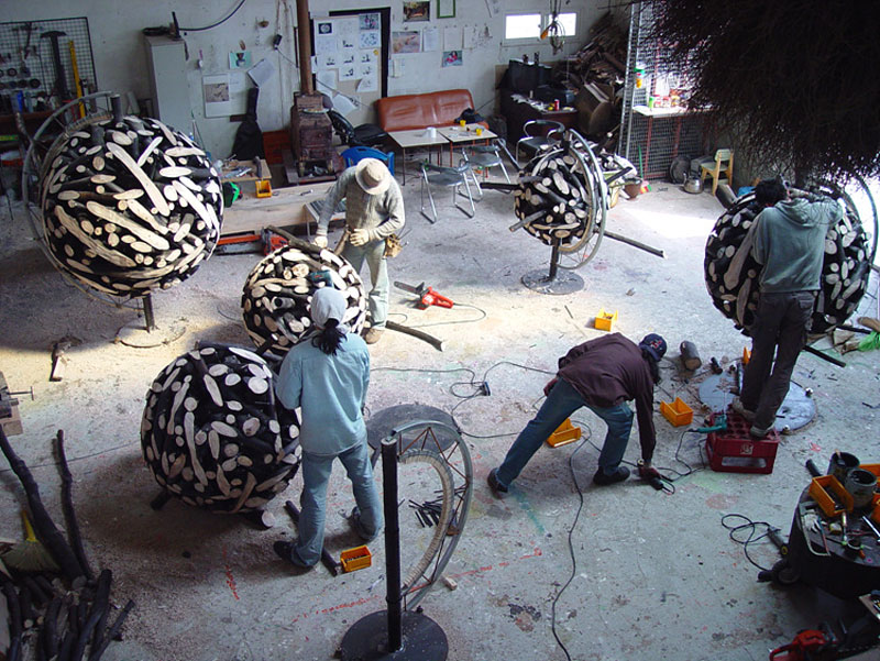 Colossal Wooden Spheres Made from Interlocking Wood » TwistedSifter