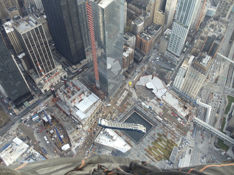 Hoisting an Escalator to the 101st Floor of 1 WTC - TwistedSifter