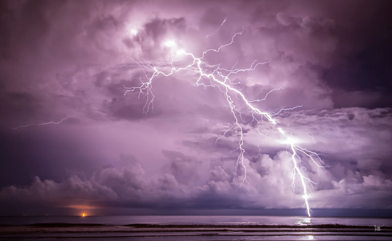 Picture of the Day: Long Exposure Lightning Strike » TwistedSifter
