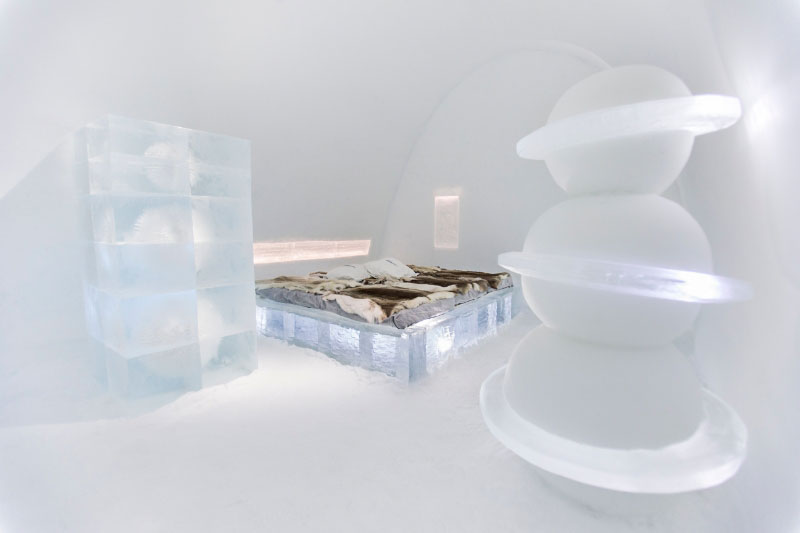 The Largest Ice and Snow Hotel in the World - TwistedSifter