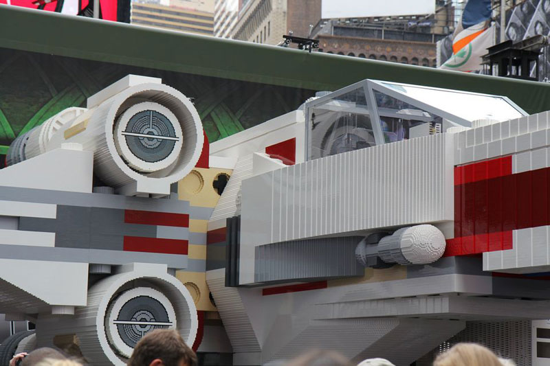 World's Largest LEGO Model is a 5.3m Piece X-Wing - TwistedSifter