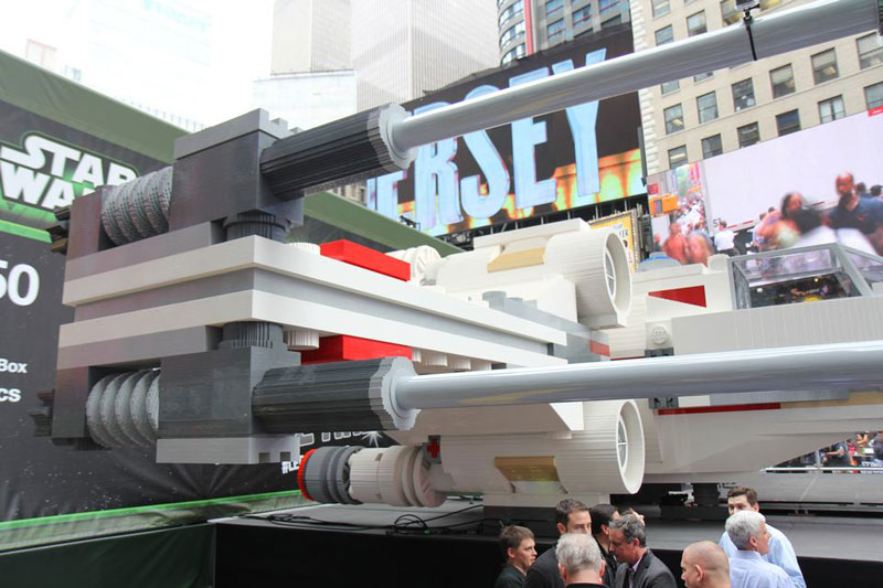World’s Largest LEGO Model is a 5.3m Piece X-Wing » TwistedSifter