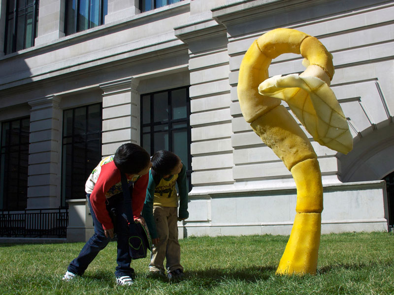 Nature's 3D Printers: Using Honeybees to Create Art - TwistedSifter