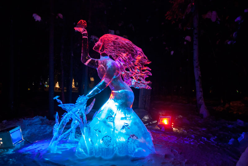 Amazing Sculptures Carved from a Single Block of Ice - TwistedSifter