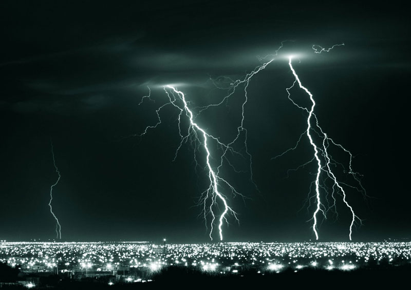 Picture of the Day: Lightning Crashes » TwistedSifter