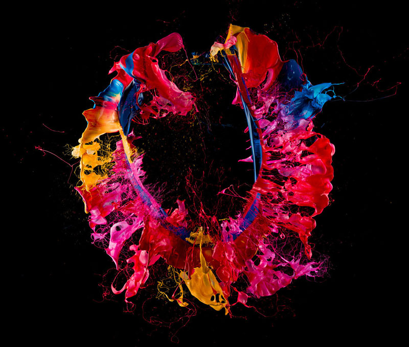 Popping Balloons Covered in Paint - TwistedSifter