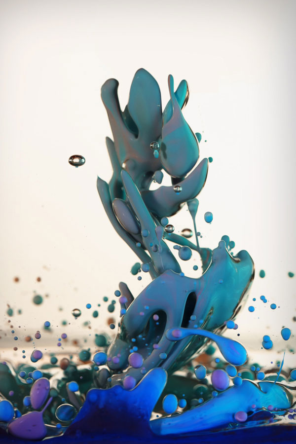 High-Speed Photographs of Paint Splashing into Water » TwistedSifter