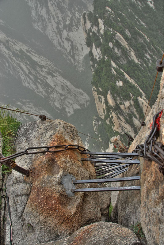 China’s Cliffside Plank Path Will Give you Goose Bumps » TwistedSifter