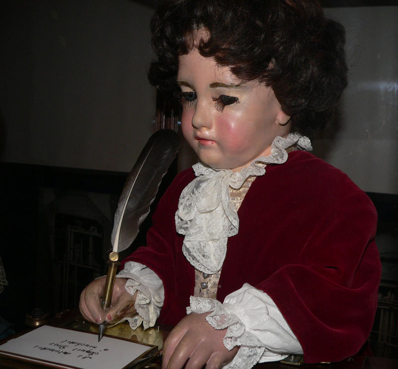 This 240-year-old Machine is an Ancestor to the Modern Computer ...