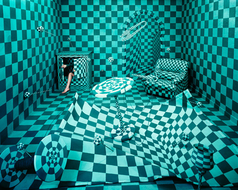 Artist Transforms a Single Room into a Series of Surreal Fantasy Worlds ...
