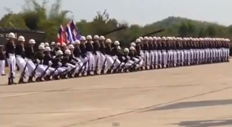 marching thai soldiers military parade human wave (2) » TwistedSifter