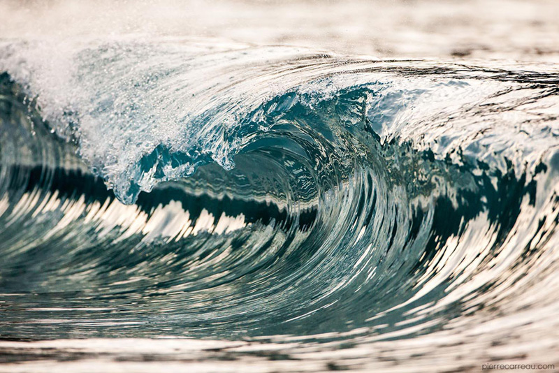 Beautiful Close-Ups of Tiny Waves - TwistedSifter