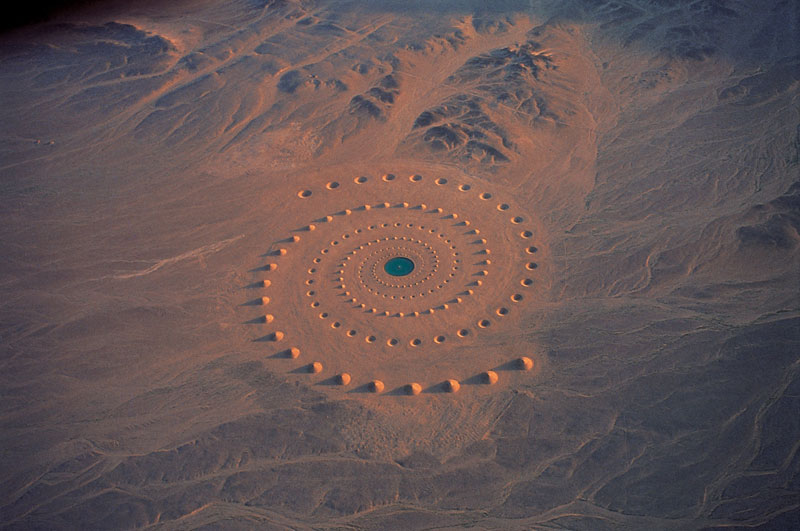 This Million Square Foot Artwork in the Sahara is Still Visible After ...
