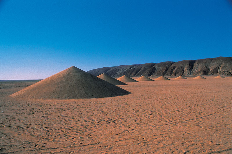 This Million Square Foot Artwork in the Sahara is Still Visible After ...