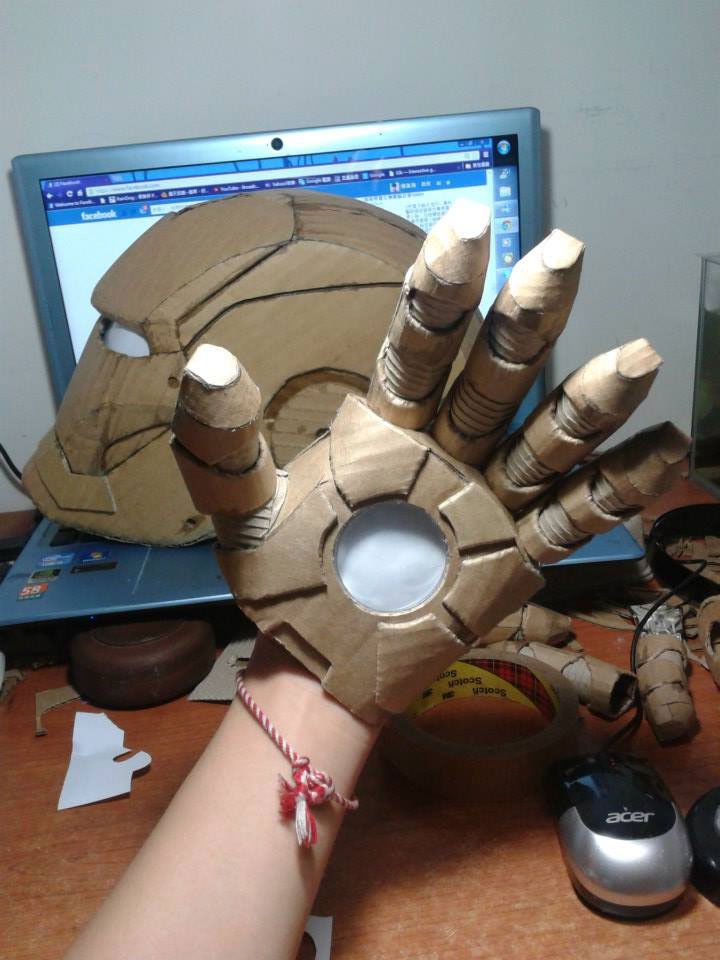 Student Makes Life-Size Iron Man Suit Using Only Cardboard » TwistedSifter