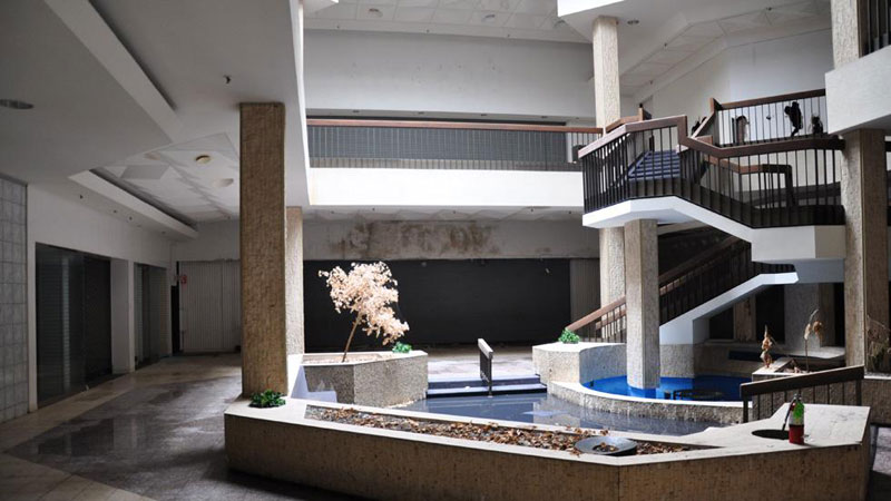 Randall Park was Once the World's Largest Shopping Mall. This is What ...